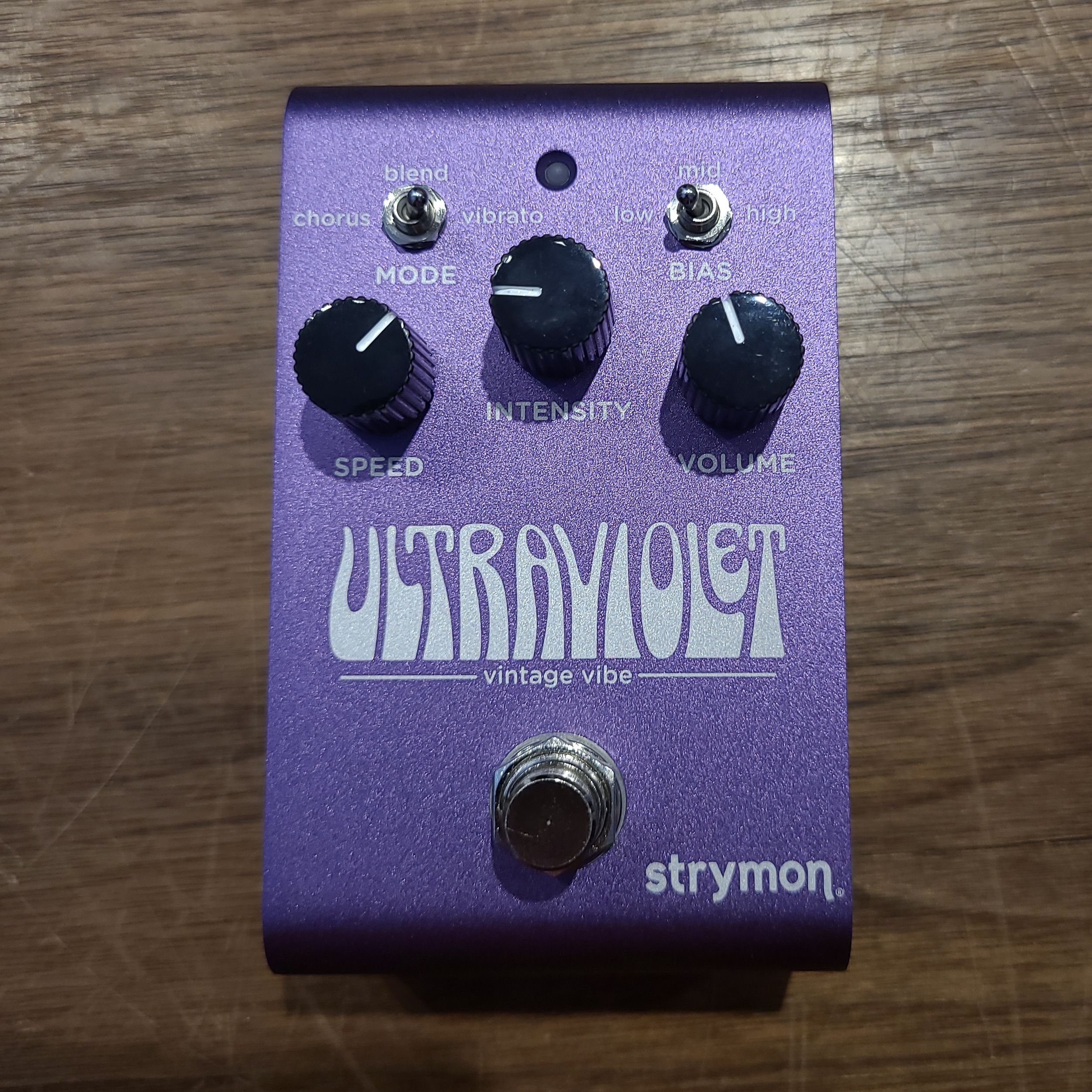 Strymon UltraViolet Vintage Vibe - Bay Tunes Guitars
